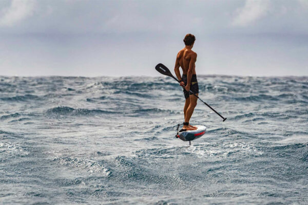 Cours de downwind en SUP foil à Quiberon